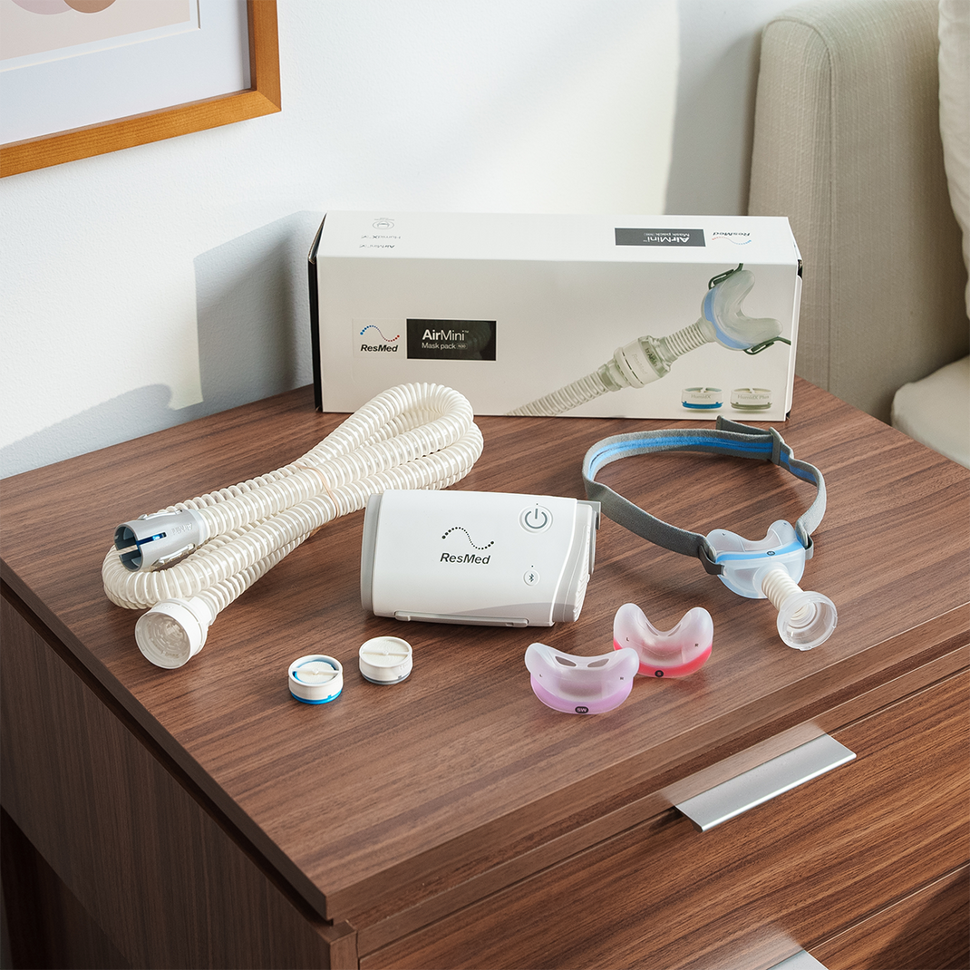 AirMini™ Travel CPAP Machine Bundle with N30 AirFit™ CPAP Mask Pack